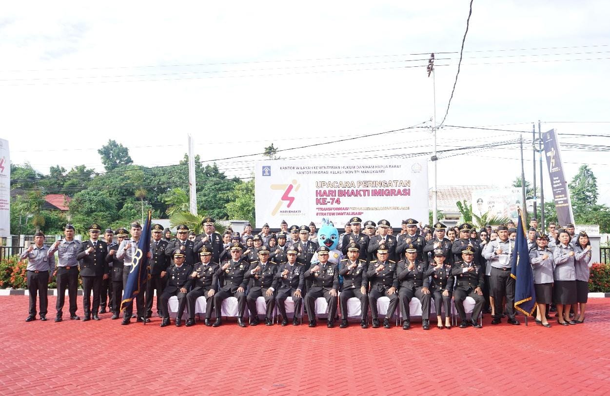Kumham Papua Barat Gelar Upacara Peringatan HBI ke -74, Jajaran ...