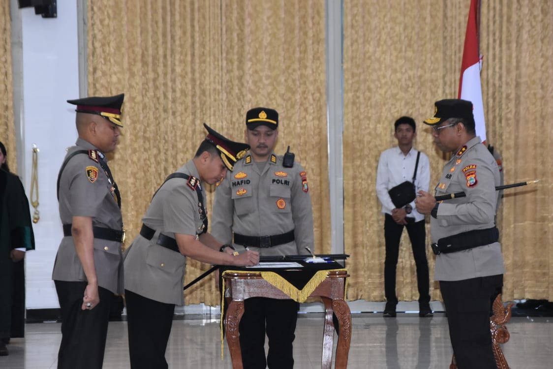 Kapolda Pabar Lantik Lima Kapolres Jajaran, Pucuk Pimpinan Polres Teluk Bintuni Resmi di Jabat ...